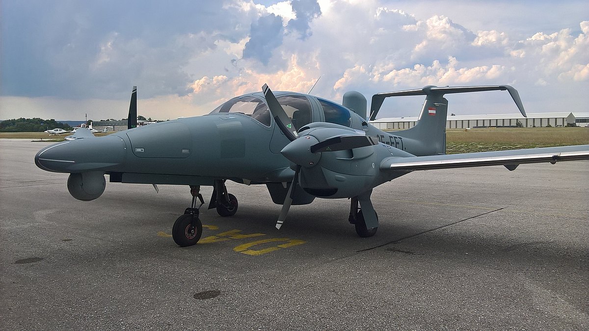 First DA62 MPP sold to DEA UK - Diamond Aircraft Industries