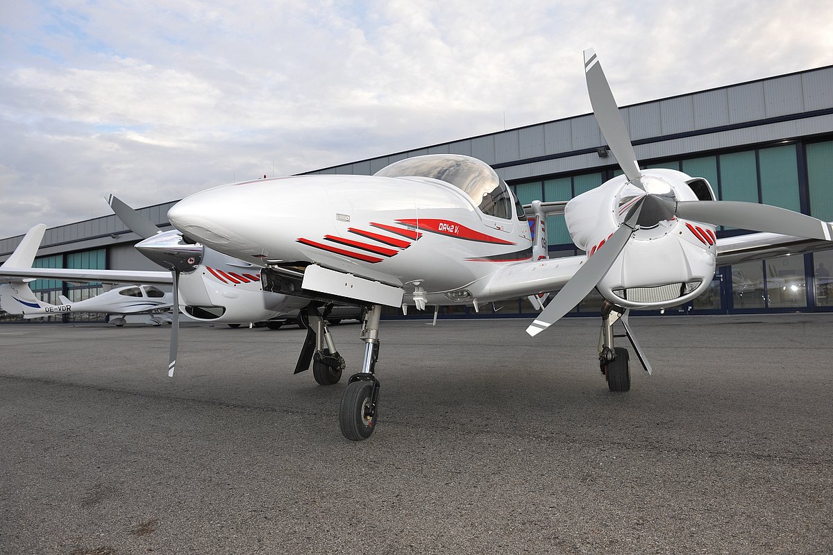 DA42 V1 crosses the 200 knots speed barrier - Diamond Aircraft Industries
