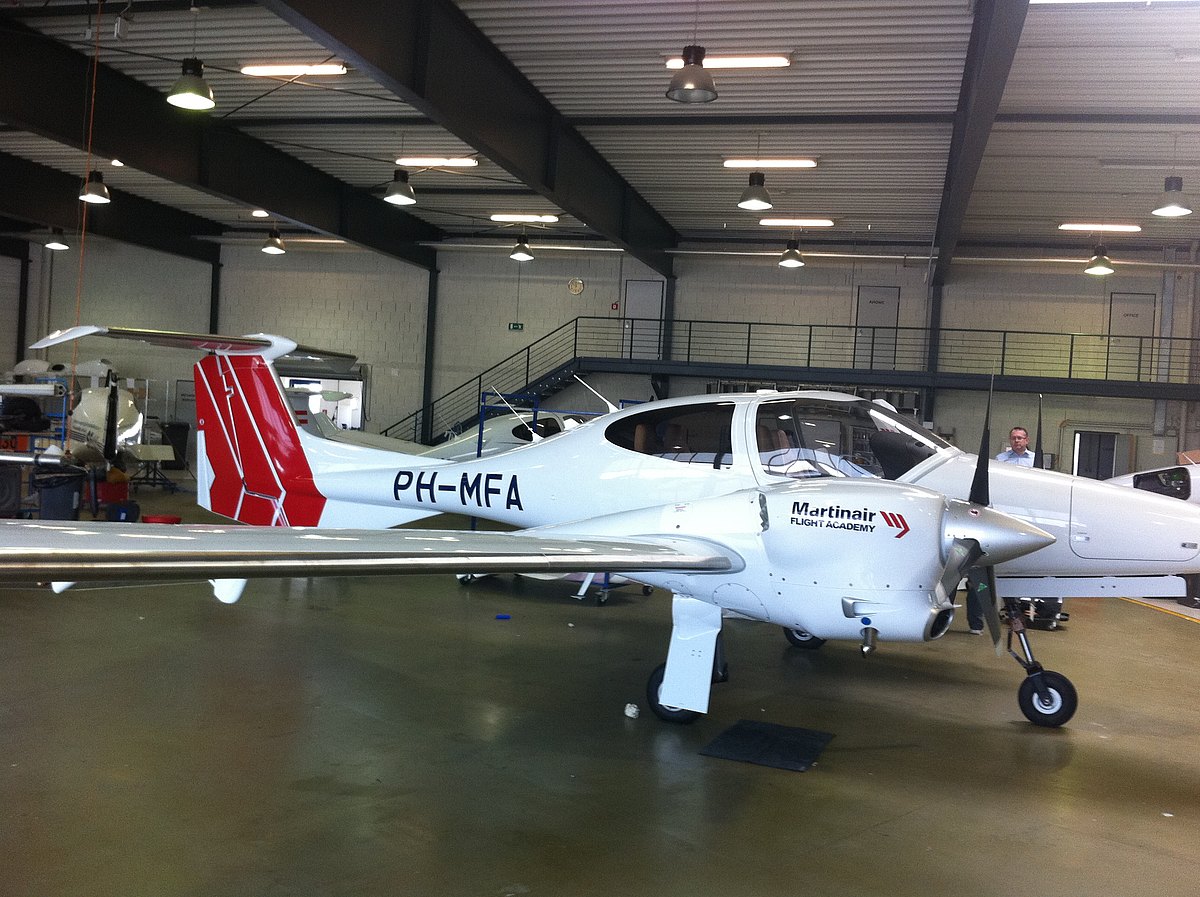 Martinair takes delivery of Diamond Aircraft DA42 NG - Diamond Aircraft ...