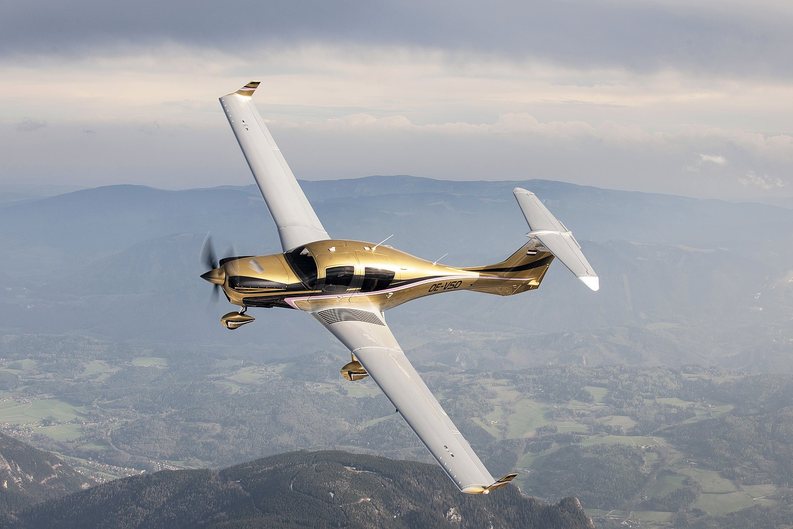 Images - Diamond Aircraft Industries