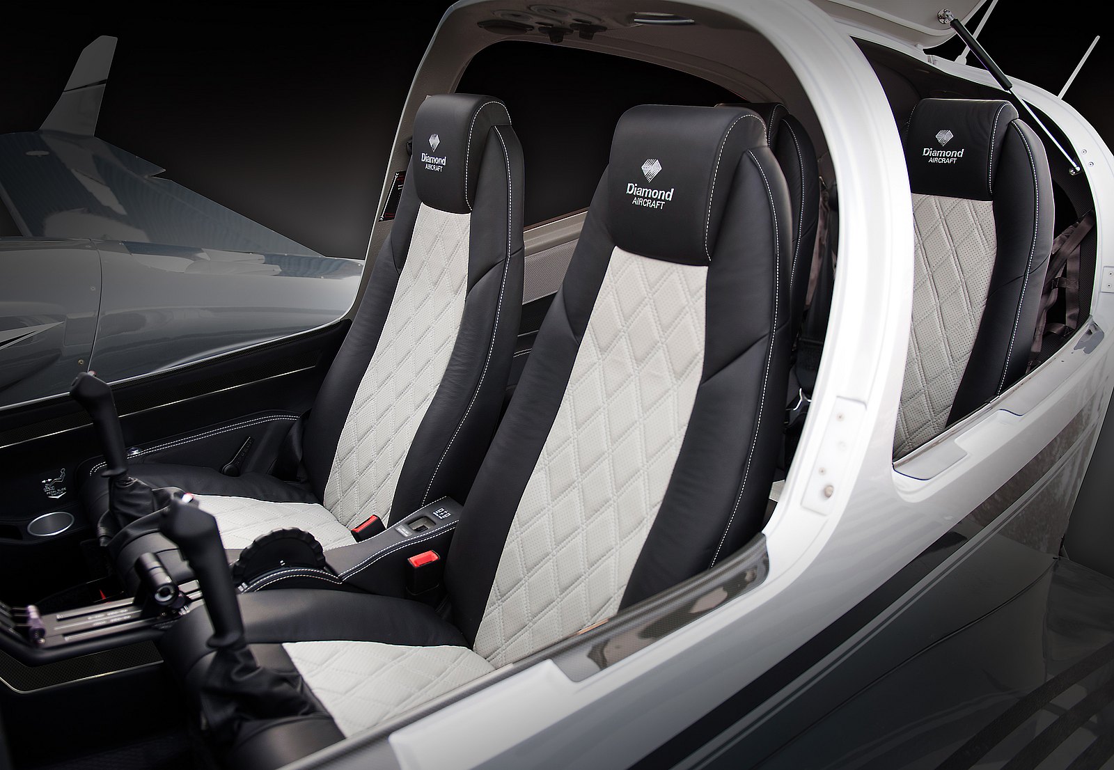 DA42 – The definition of perfection - Diamond Aircraft Industries