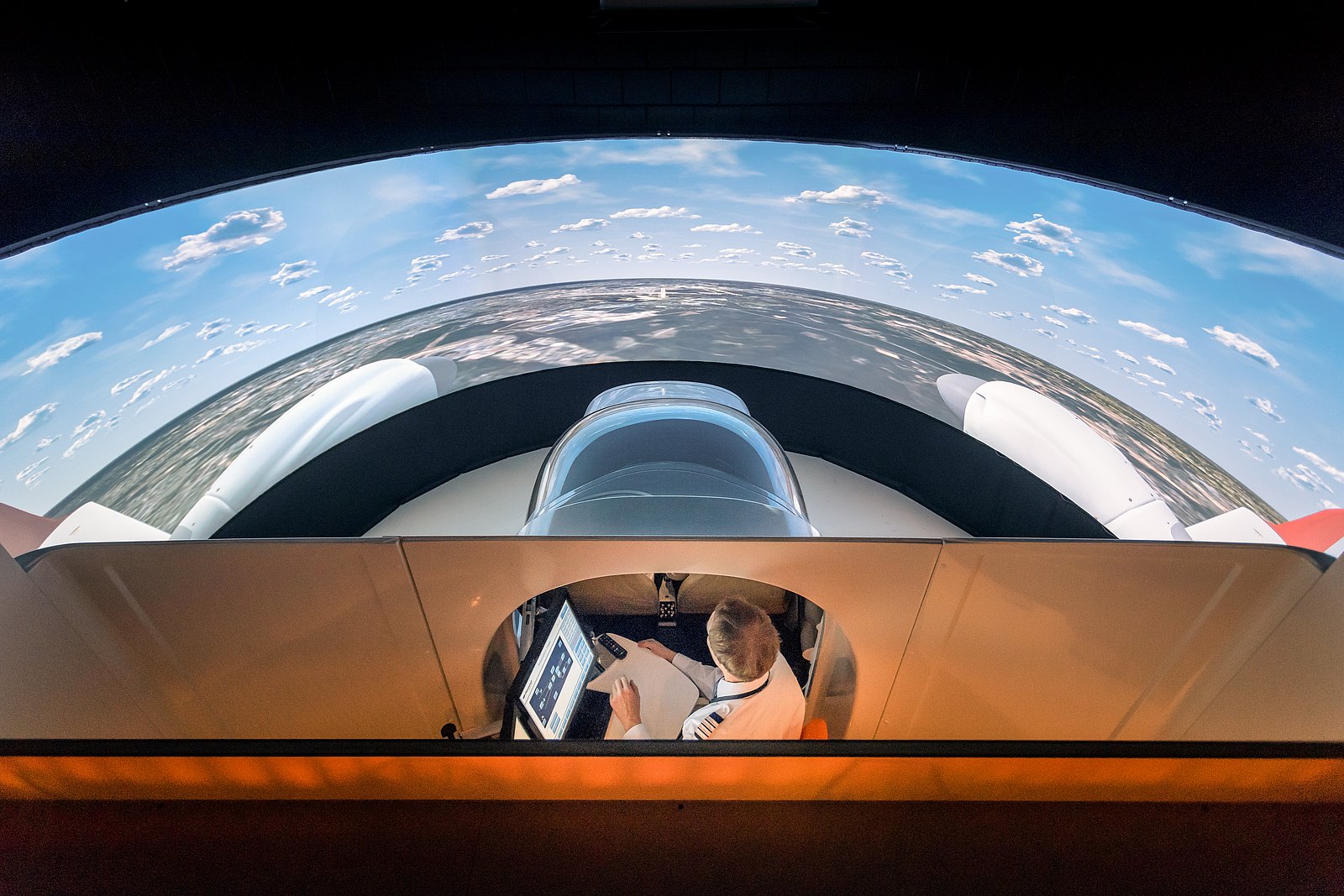 Diamond Flight Simulator – As real as it gets - Diamond Aircraft Industries