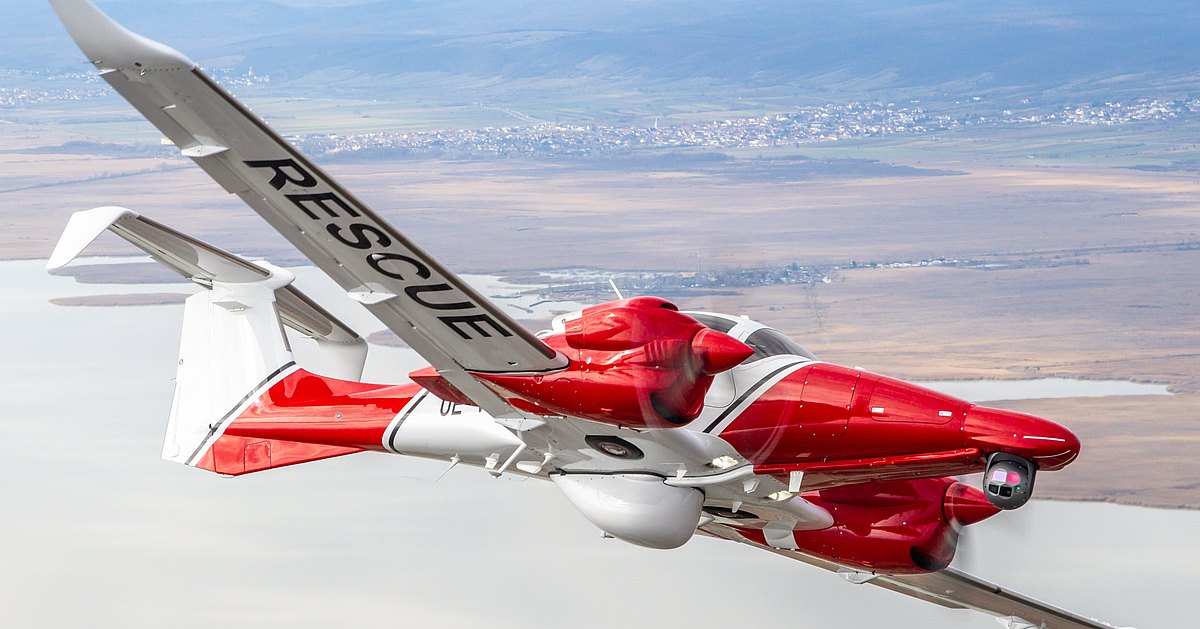 2Excel takes delivery of first of three DA62 MPPs - Diamond Aircraft ...