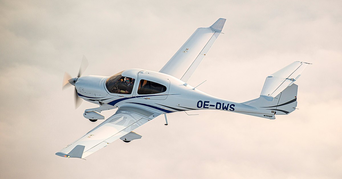 European Flight Academy welcomes two new DA40 NG - Diamond Aircraft ...