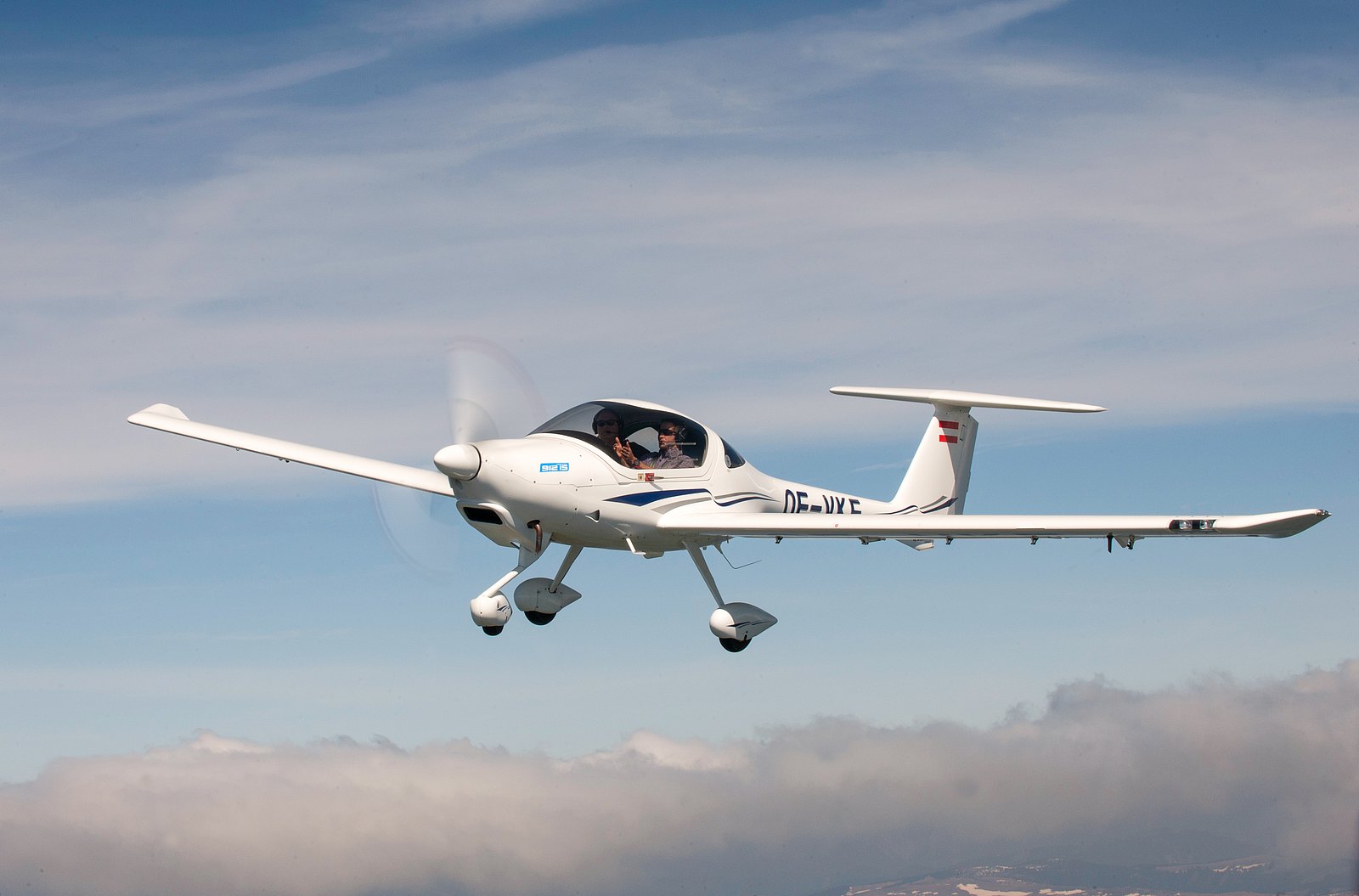 DA20 Series – Space, Speed and Style - Diamond Aircraft Industries
