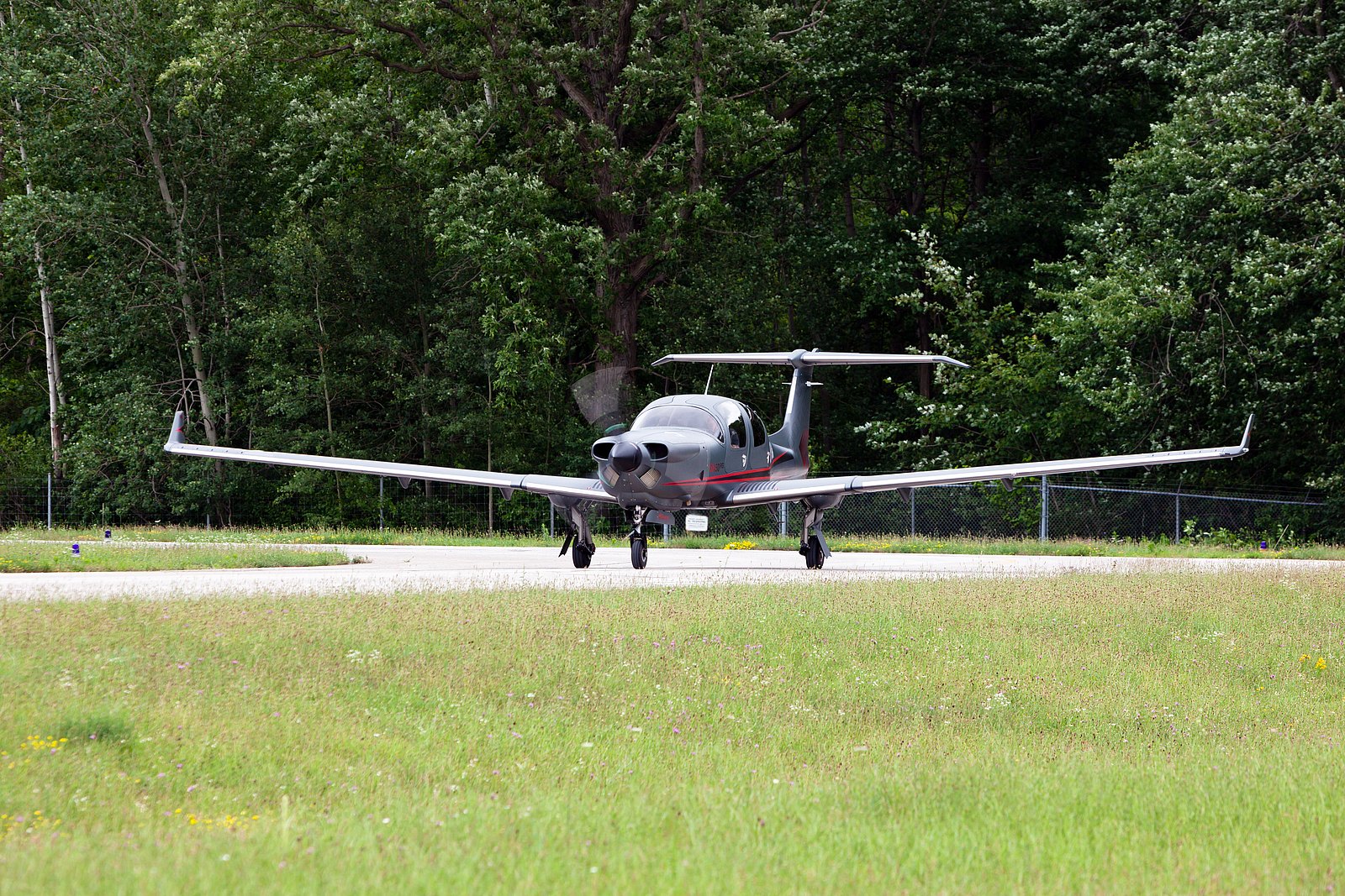 DA50 RG Debuts at EAA AirVenture - Diamond Aircraft Industries