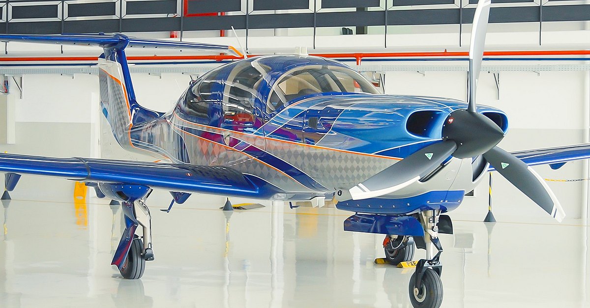 Diamond Aircraft Welcomes First DA50 RG Delivery in Brazil - Diamond ...