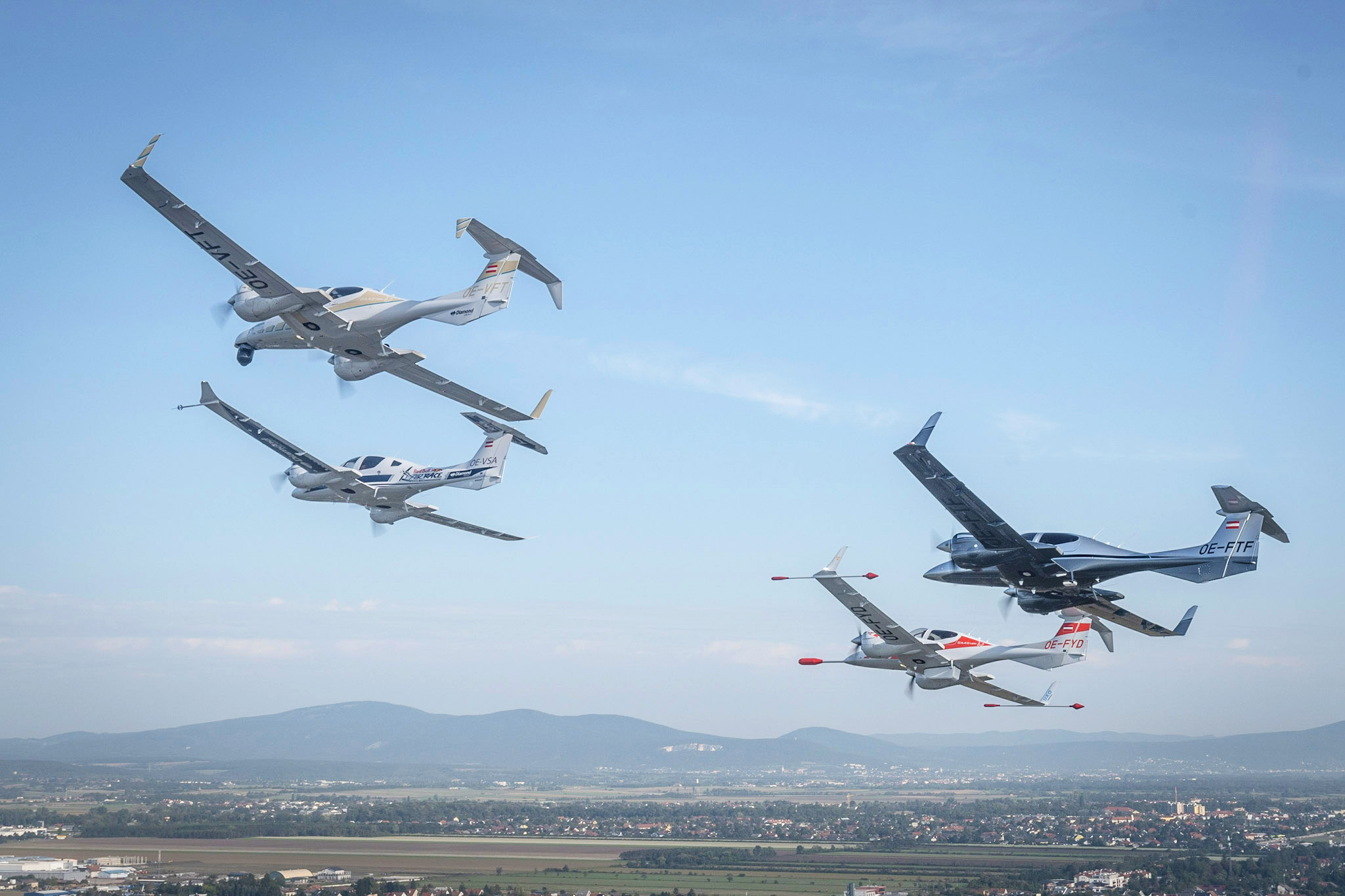 Diamond Aircraft sparkles at Red Bull Air Race - Diamond Aircraft ...
