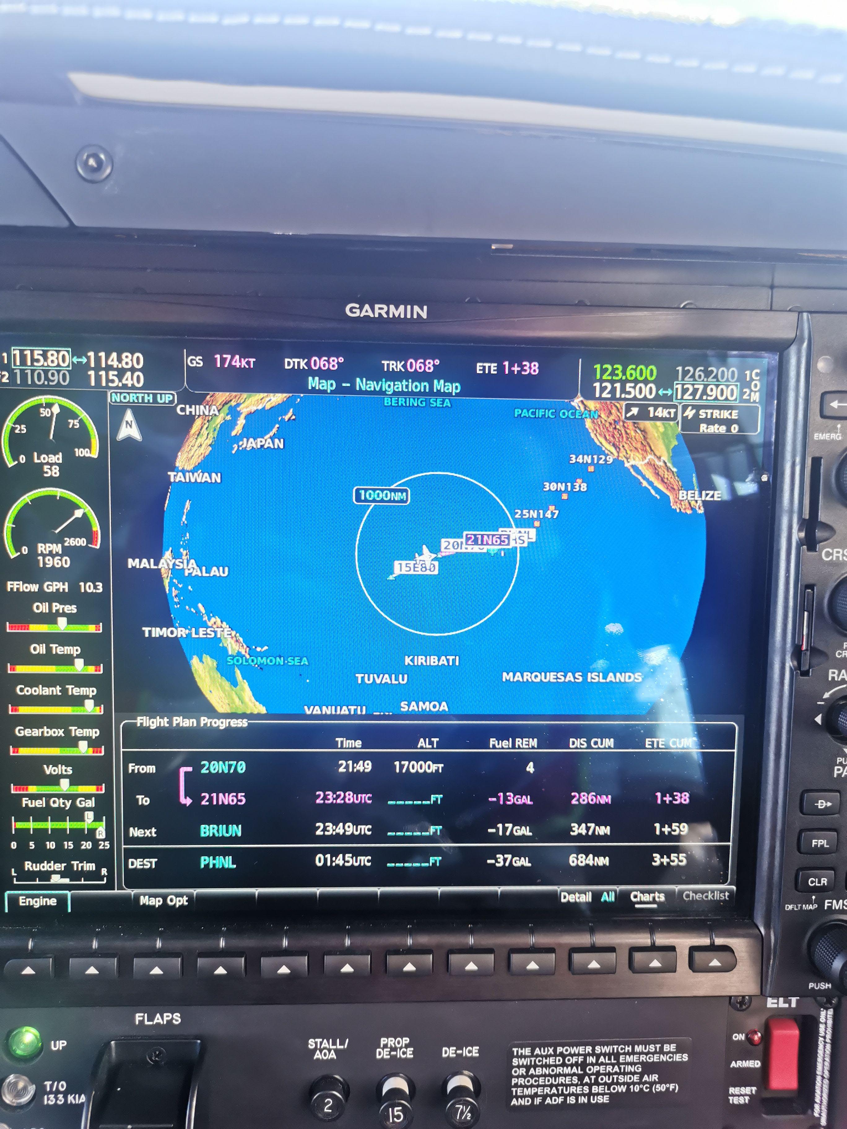 A DA50 RG Flight over the Pacific - Diamond Aircraft Industries