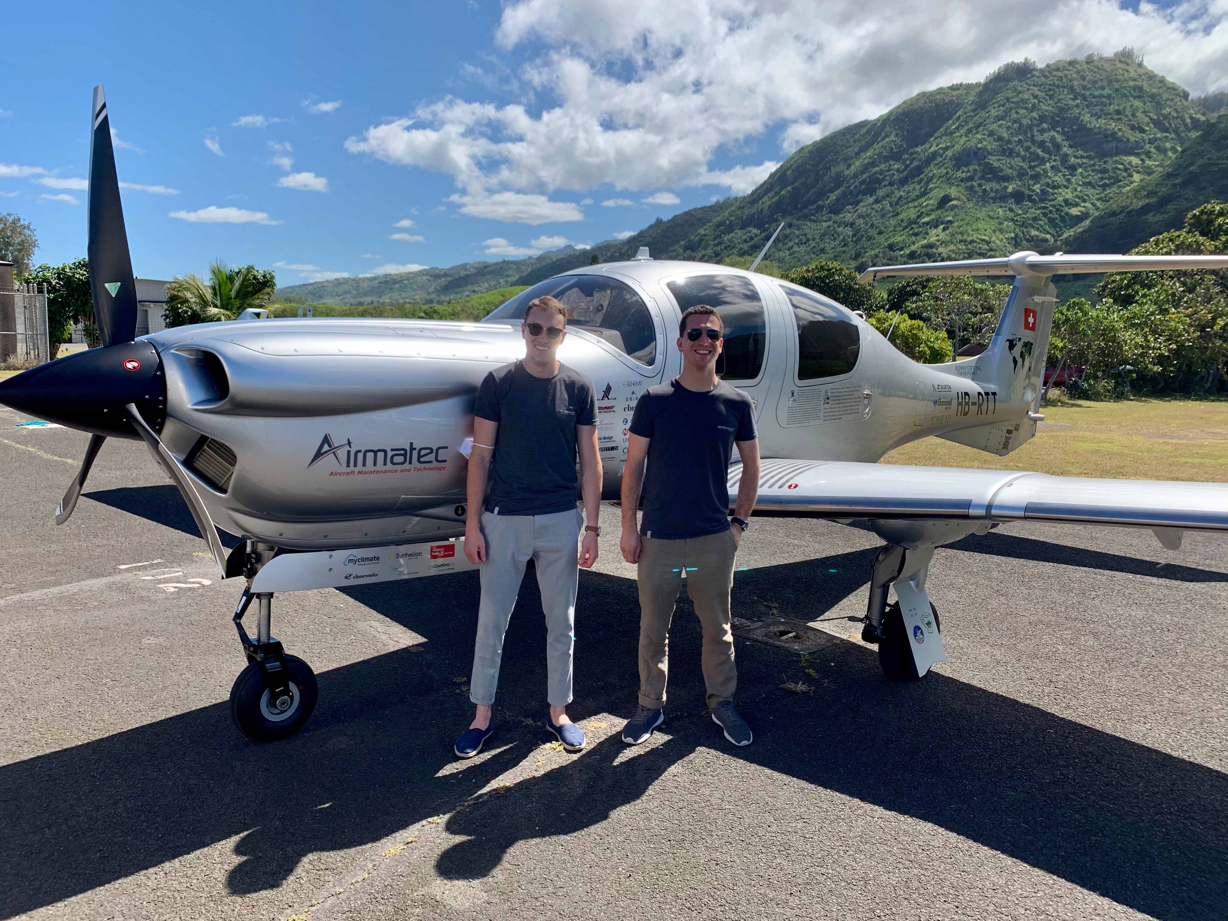 A DA50 RG Flight over the Pacific - Diamond Aircraft Industries