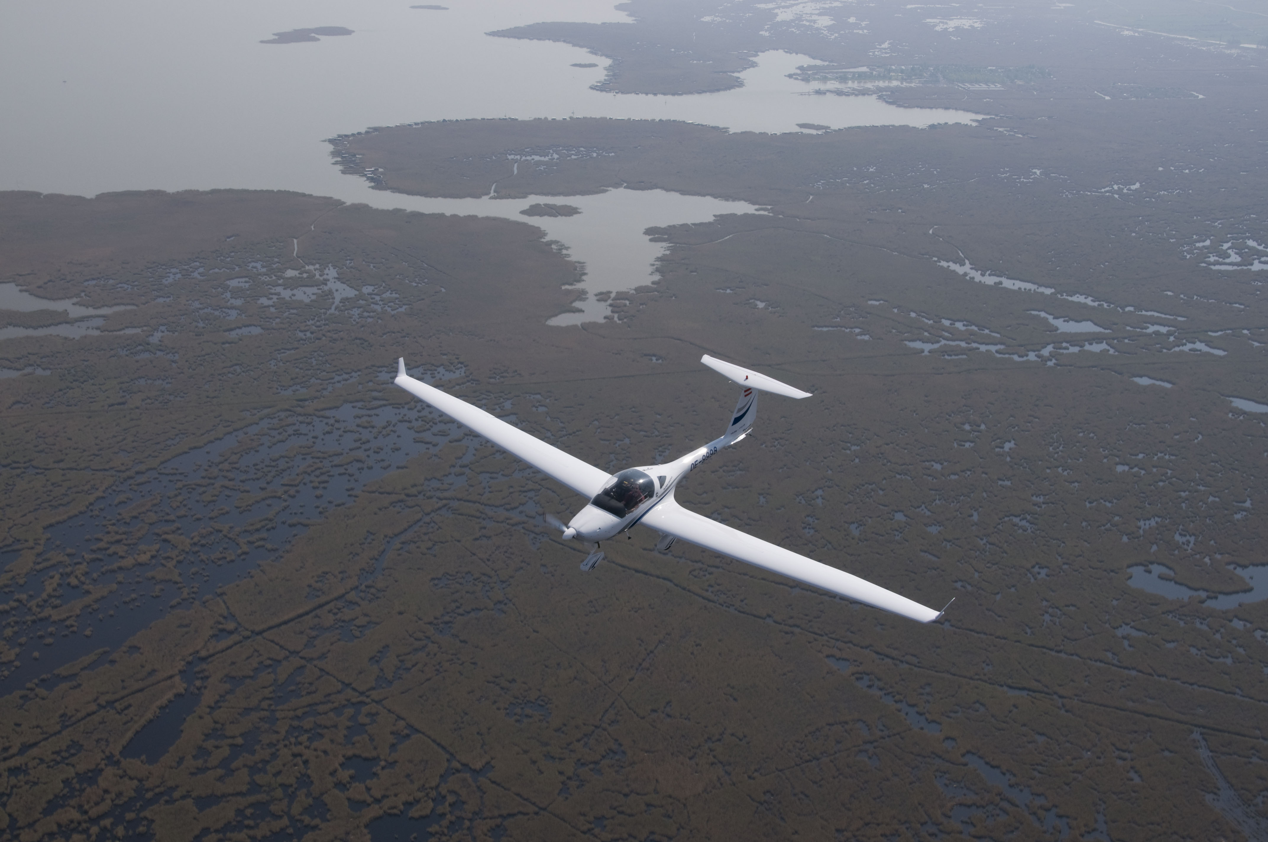 DiamondFaces: 33 Years of Aviation Enthusiasm - Diamond Aircraft Industries