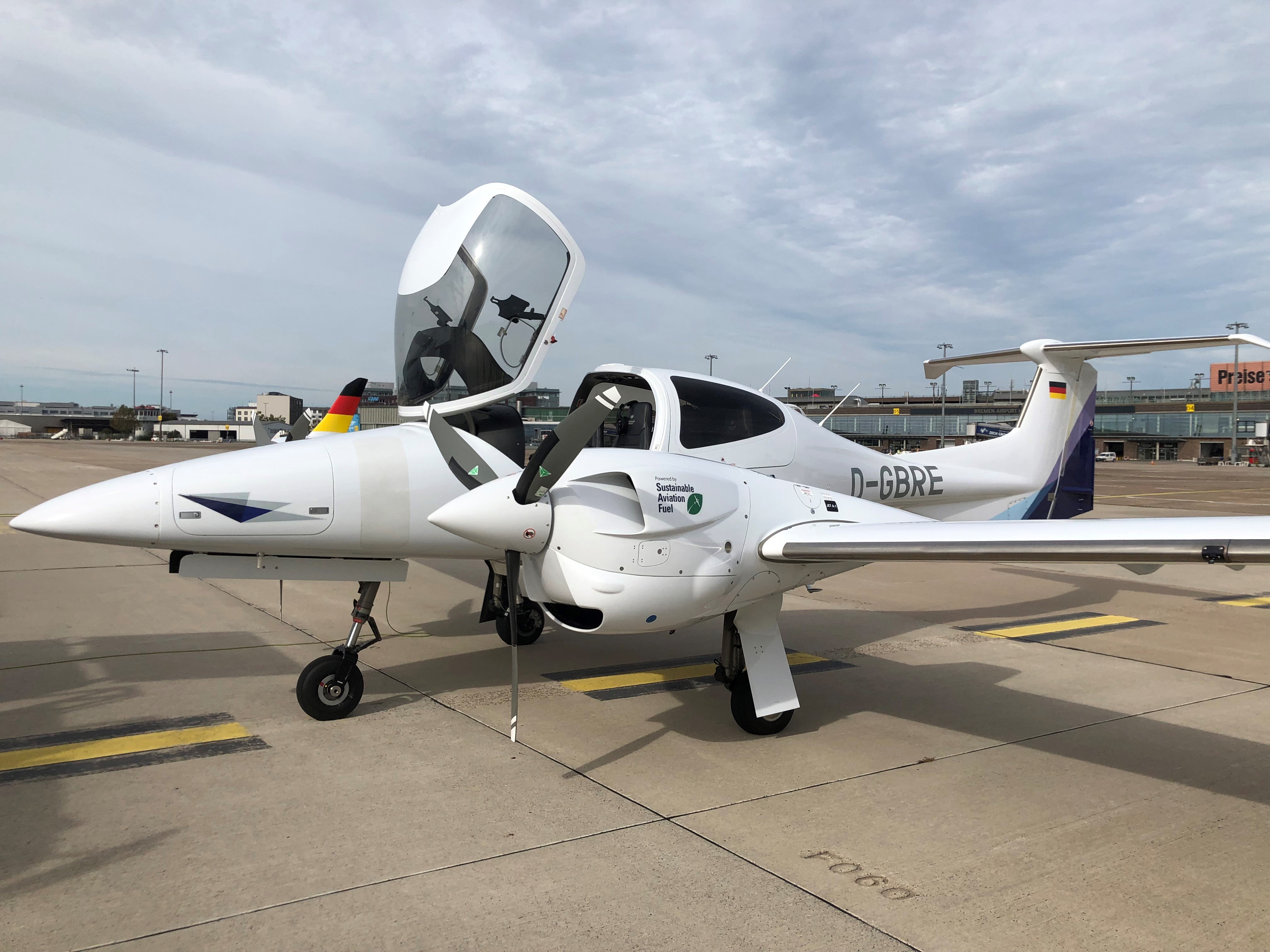 Diamond DA42-VI flying with Sustainable Aviation Fuel for the first ...