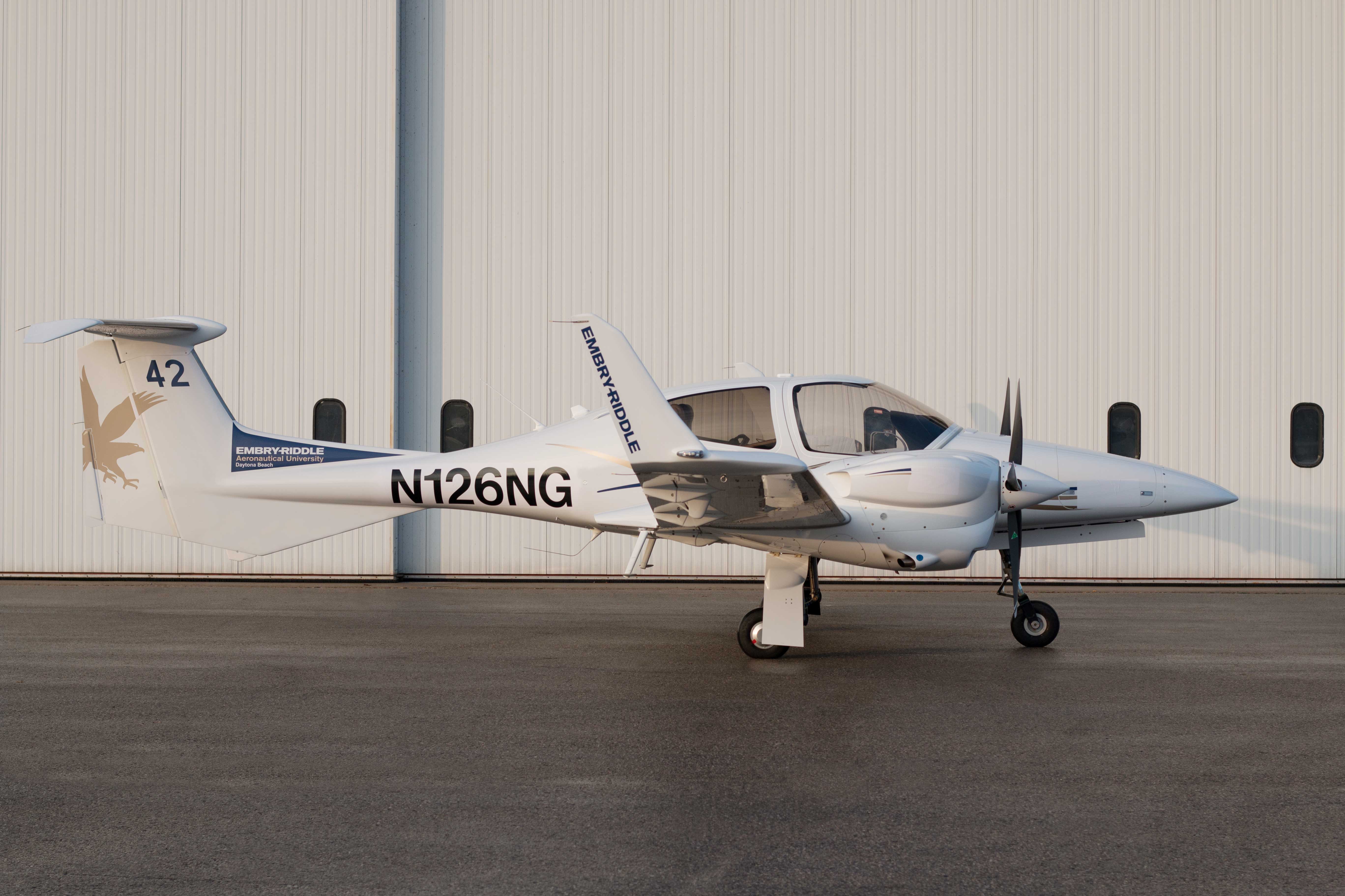 Embry-Riddle selects Diamond DA42-VI for multi-engine training ...