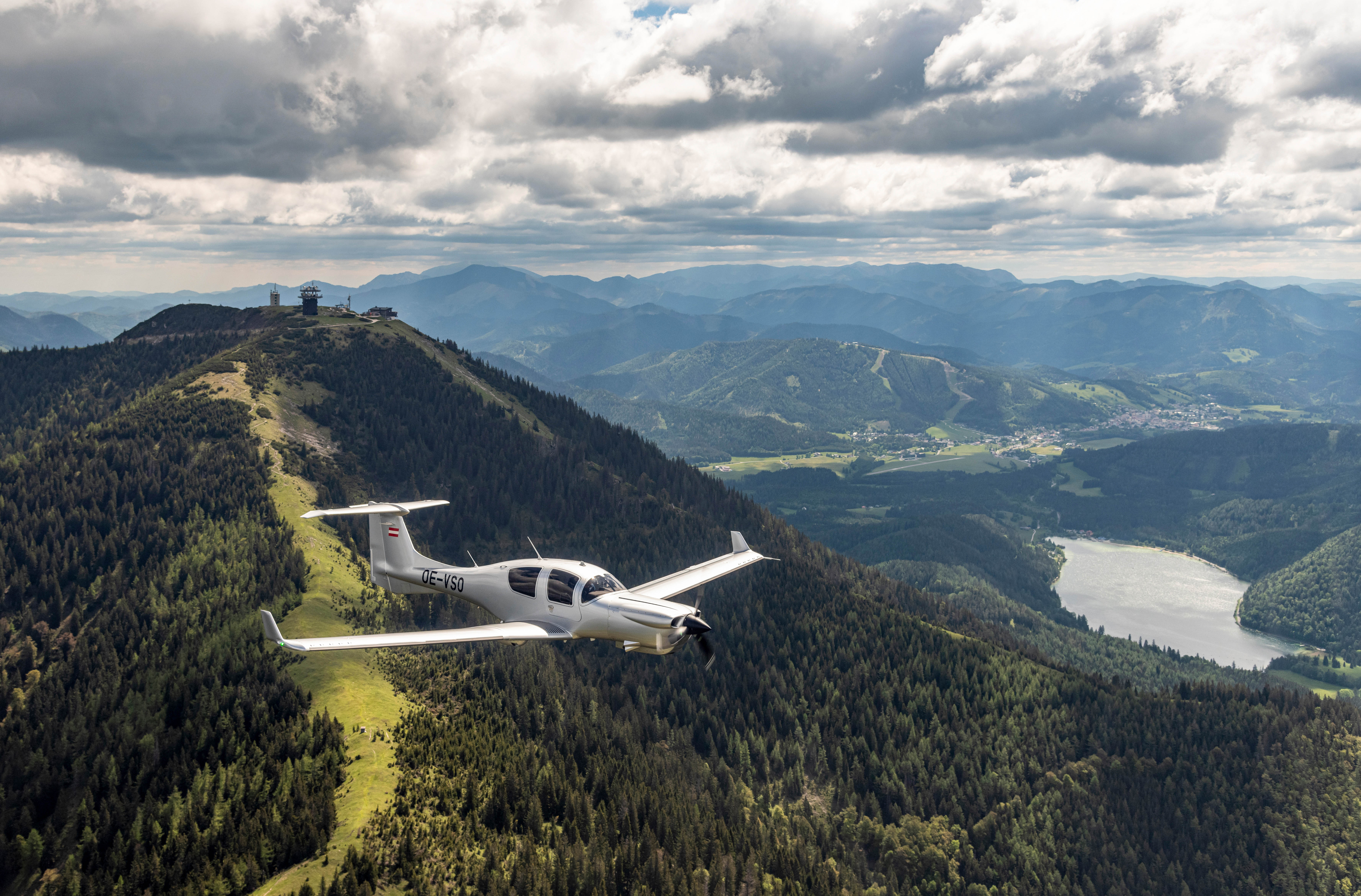 The Story of the DA50 RG - Diamond Aircraft Industries