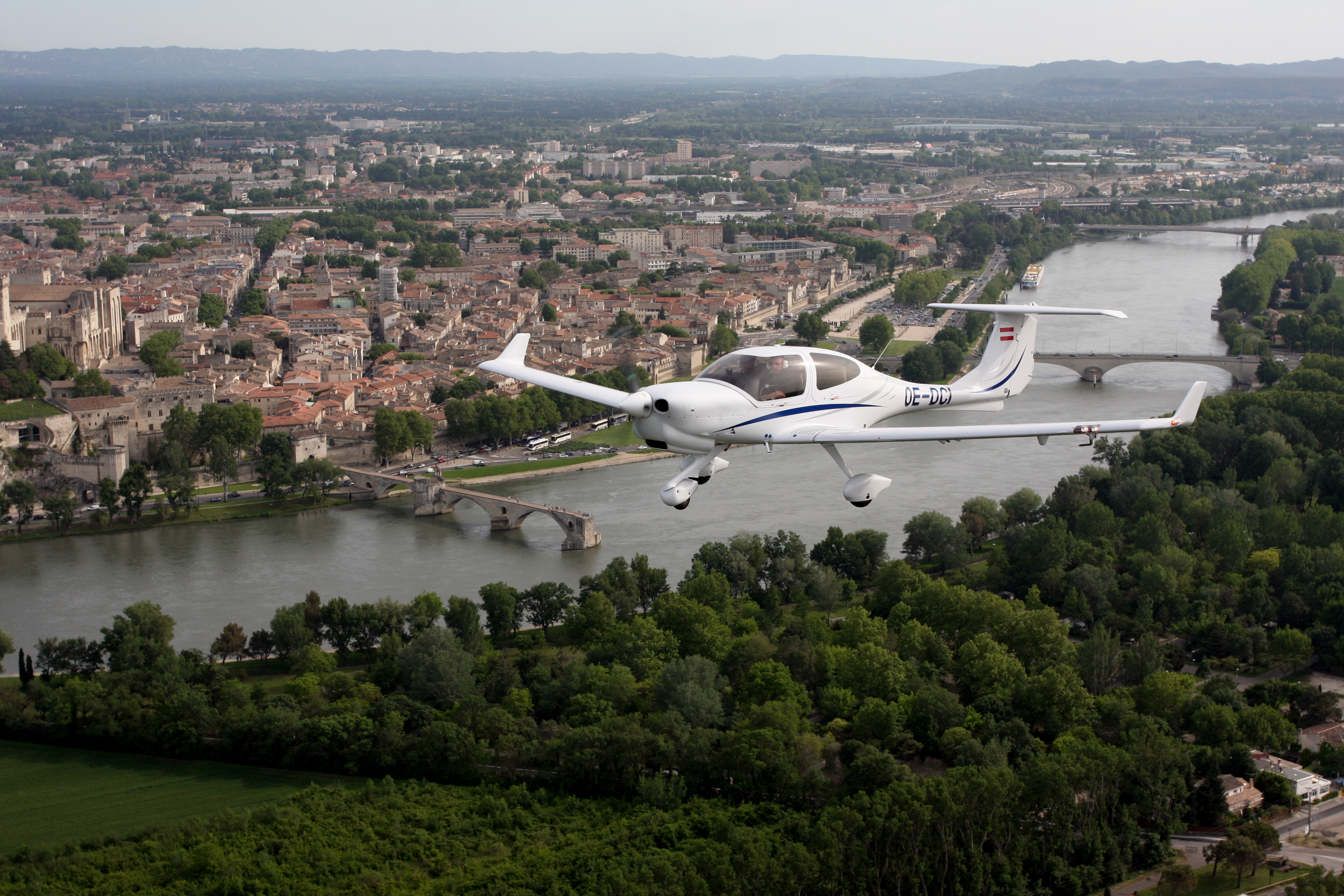 DA40 Series – Airborne innovation - Diamond Aircraft Industries