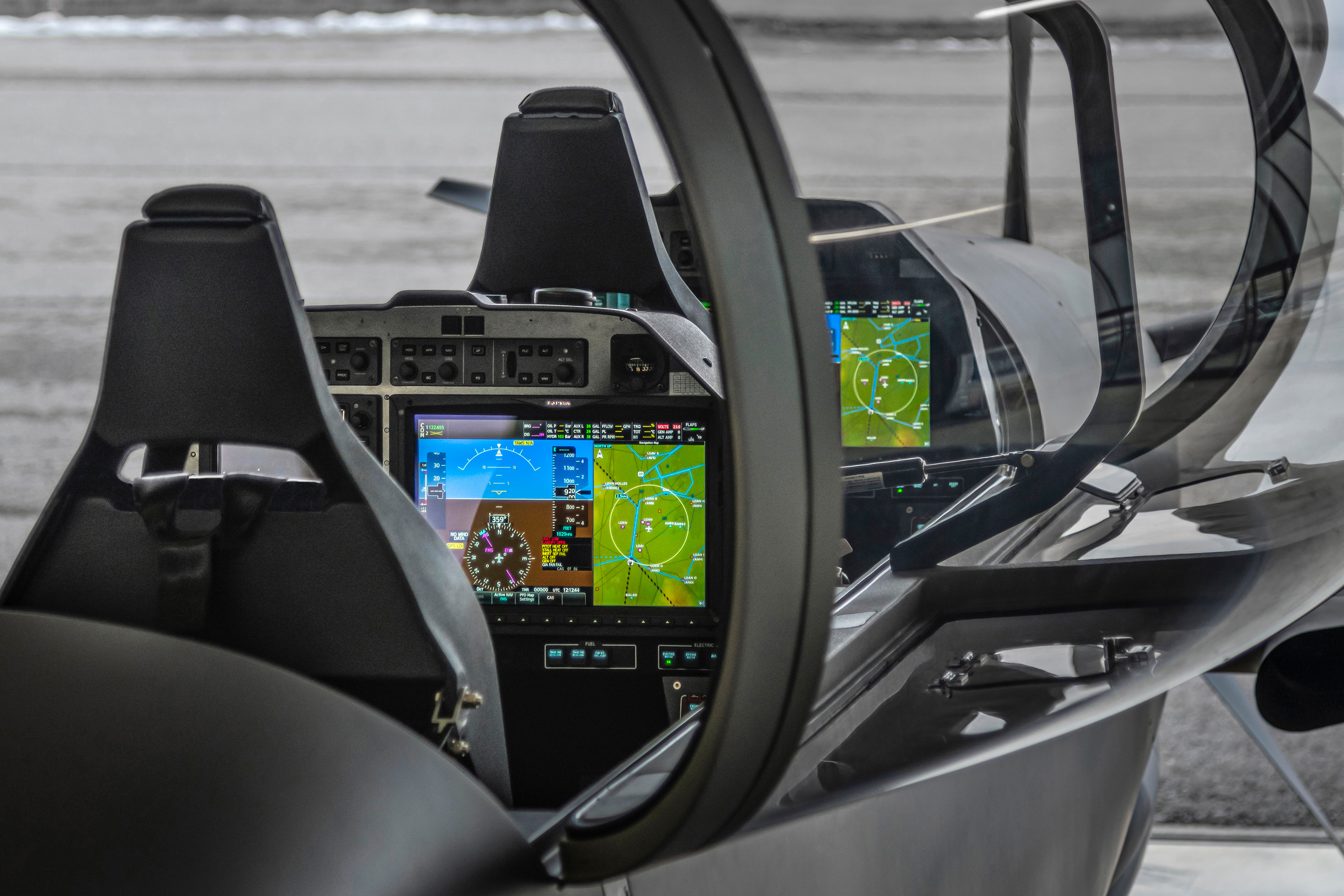 DART Aerobatic Turboprop Trainer - Diamond Aircraft Industries