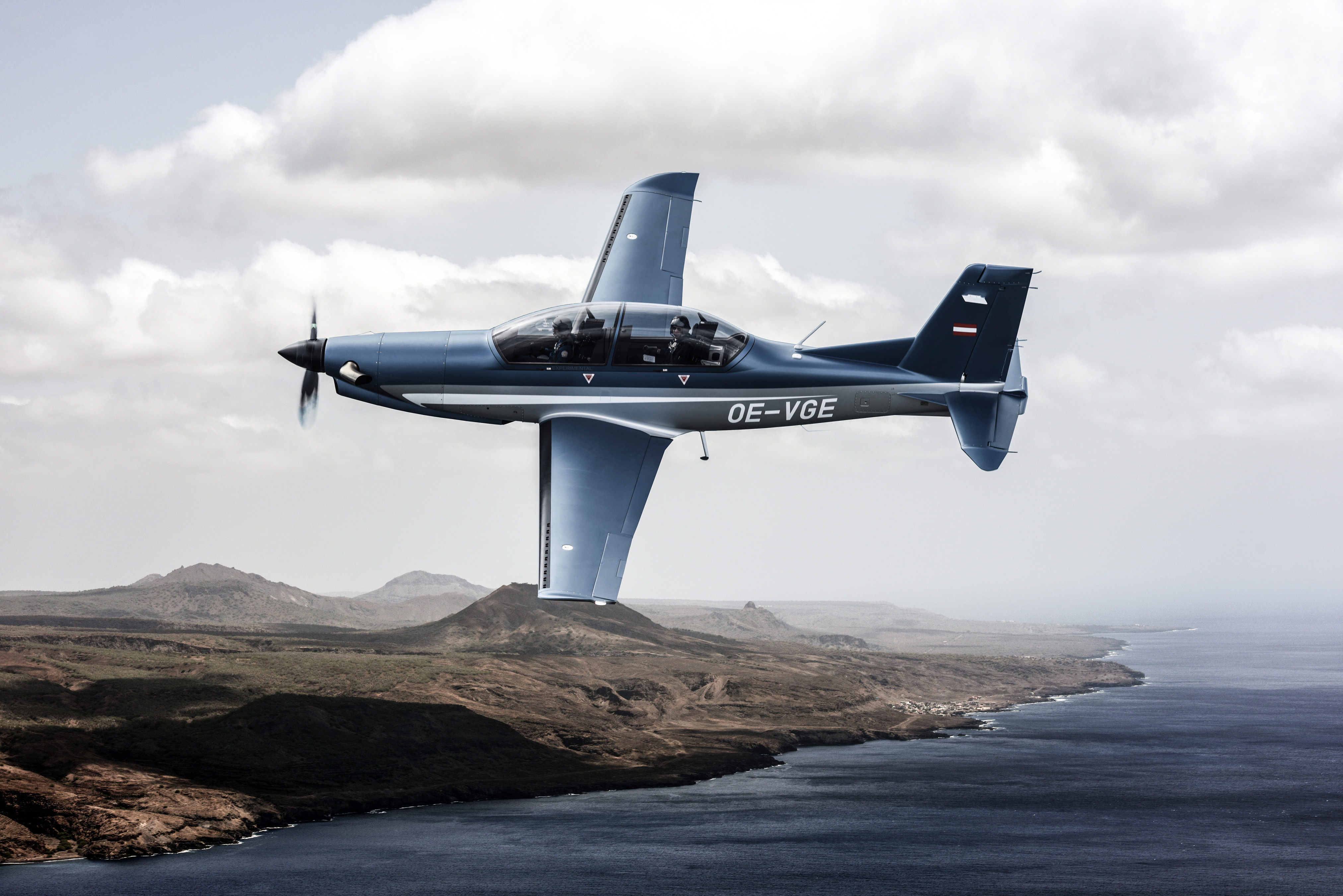 DART Aerobatic Turboprop Trainer - Diamond Aircraft Industries