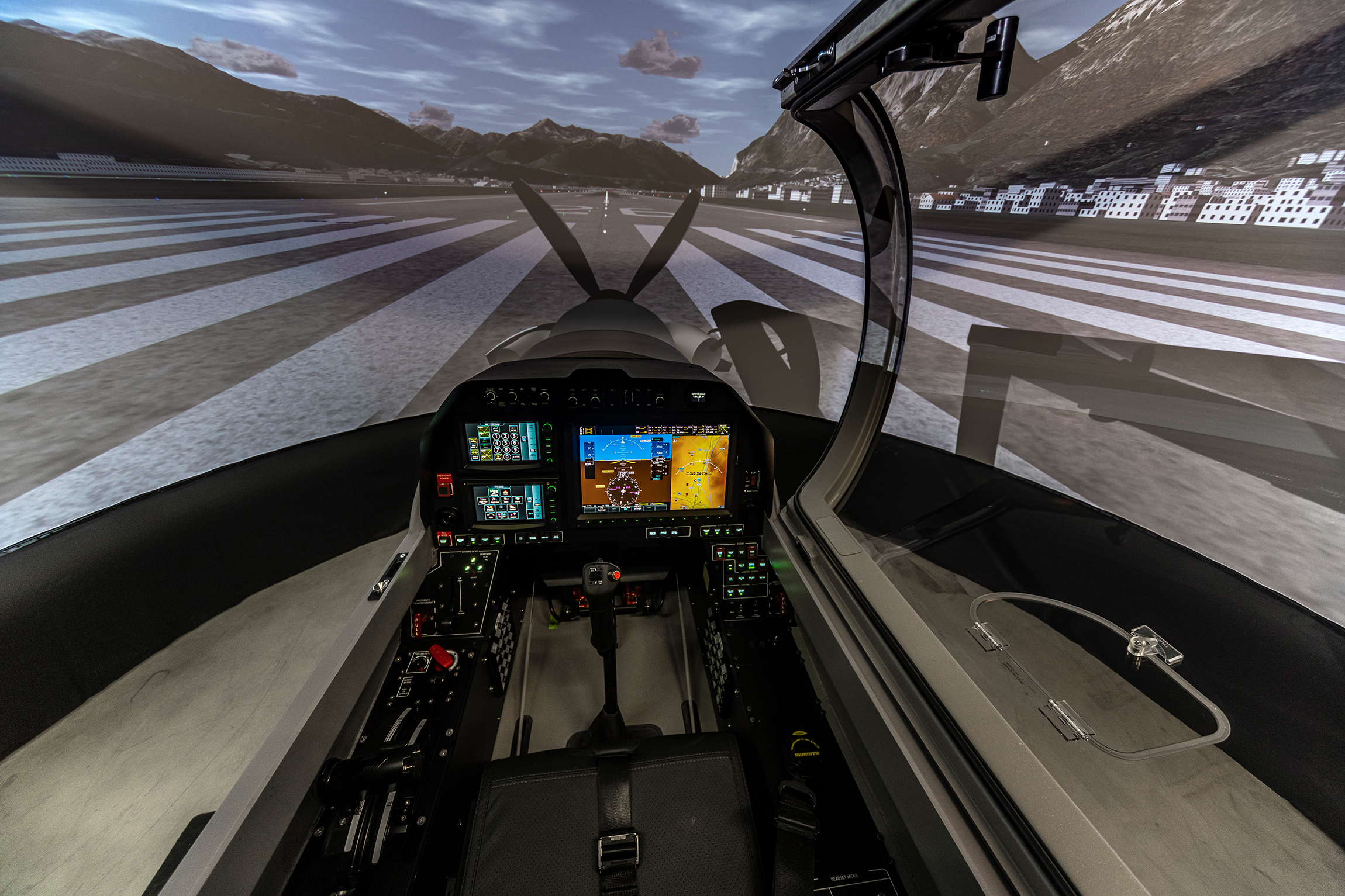 DART Aerobatic Turboprop Trainer - Diamond Aircraft Industries