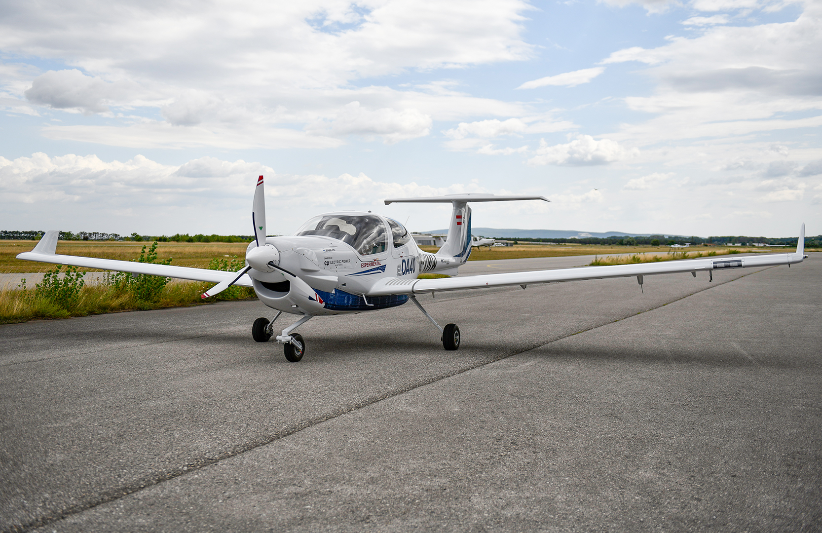 eDA40 - All Electric Aircraft - Diamond Aircraft Industries