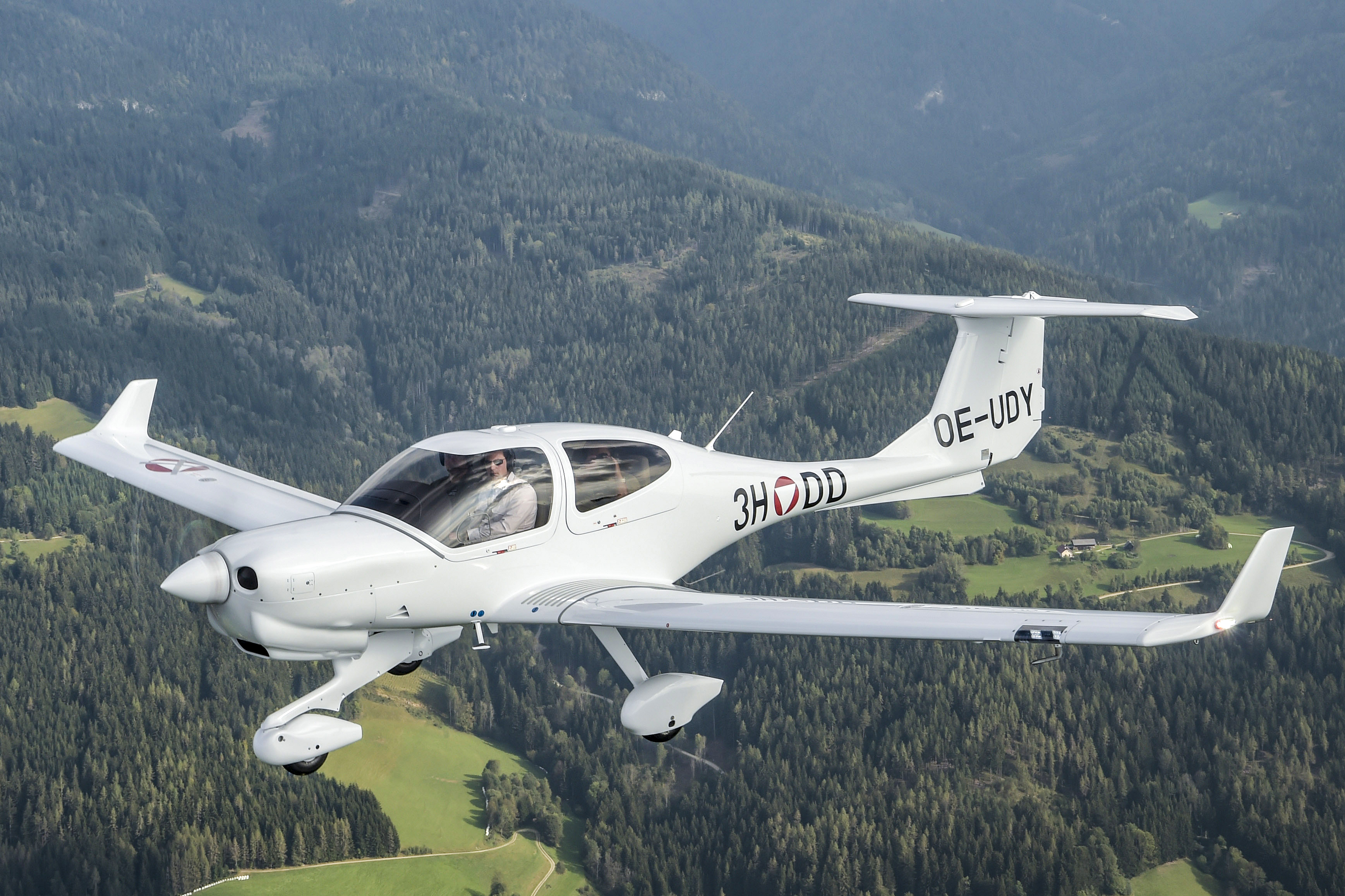Flight School Solution - Diamond Aircraft Industries