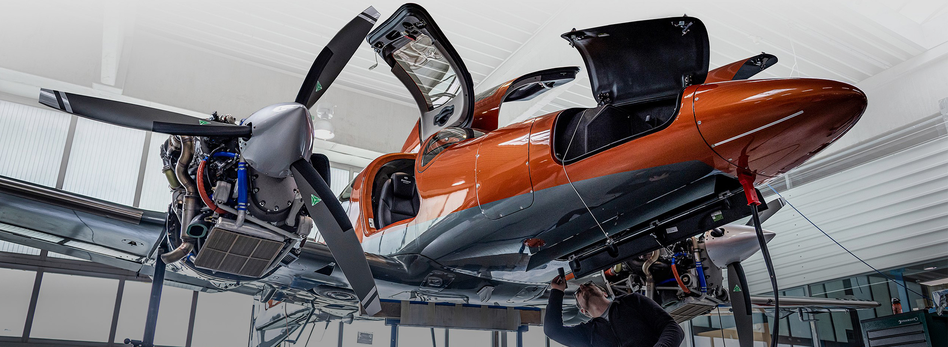 Diamond Factory Maintenance - Diamond Aircraft Industries